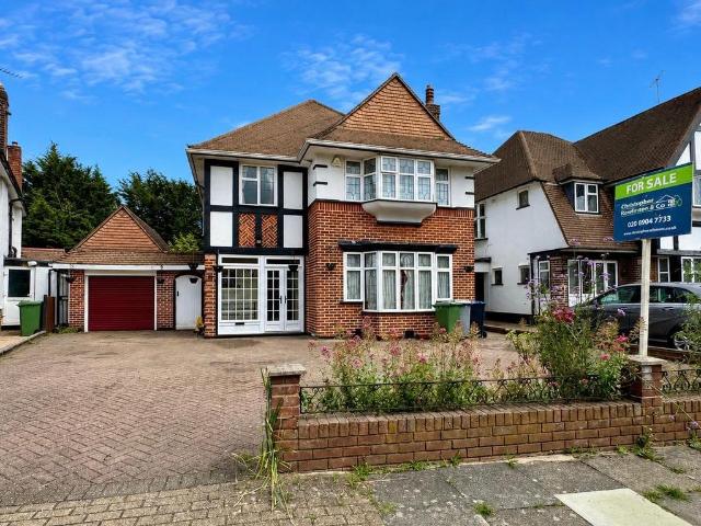 4 bedroom detached house for sale
