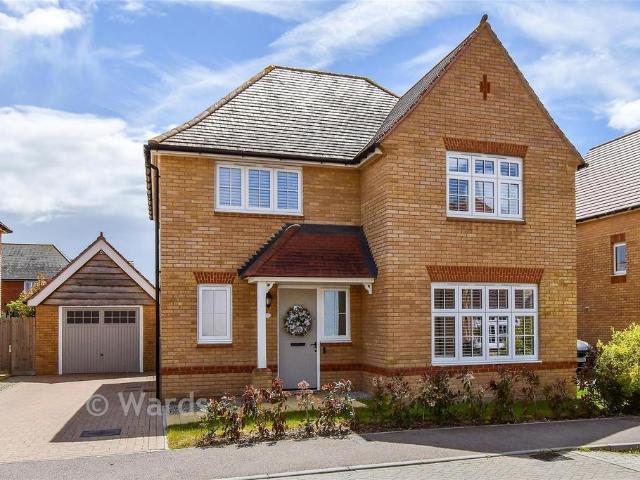 4 bedroom detached house for sale