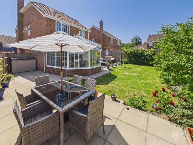4 bedroom detached house for sale