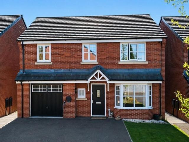 4 bedroom detached house for sale
