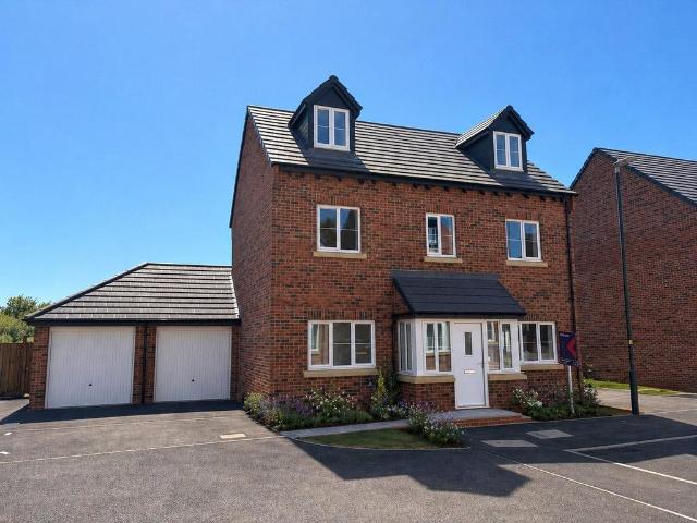 4 bedroom detached house for sale