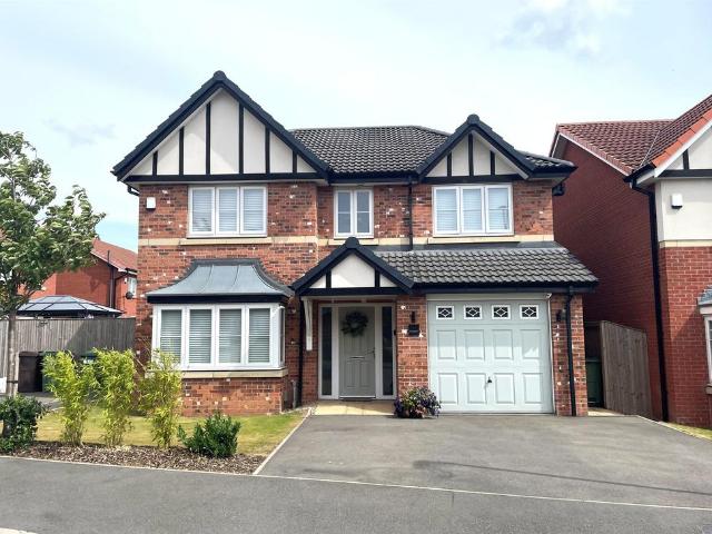 4 bedroom detached house for sale