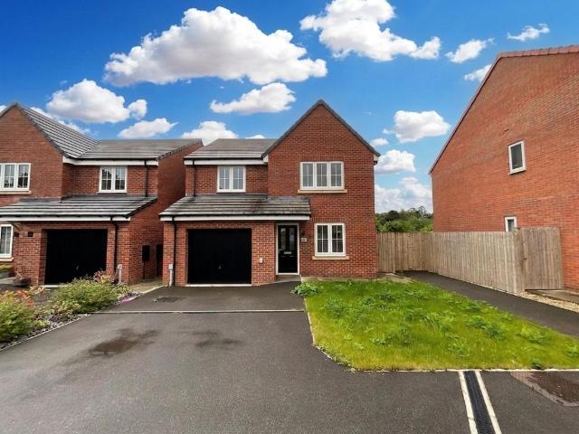 4 bedroom detached house for sale