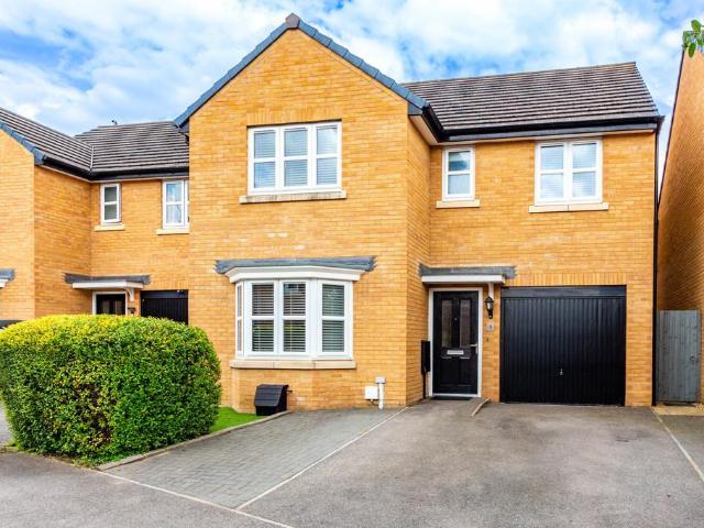 4 bedroom detached house for sale