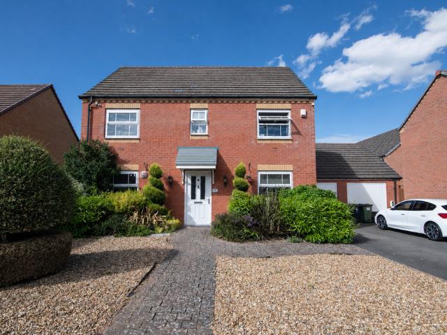 4 bedroom detached house for sale