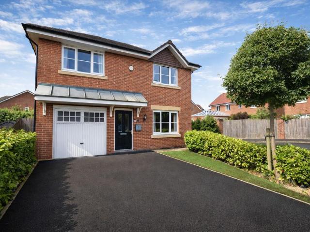 4 bedroom detached house for sale