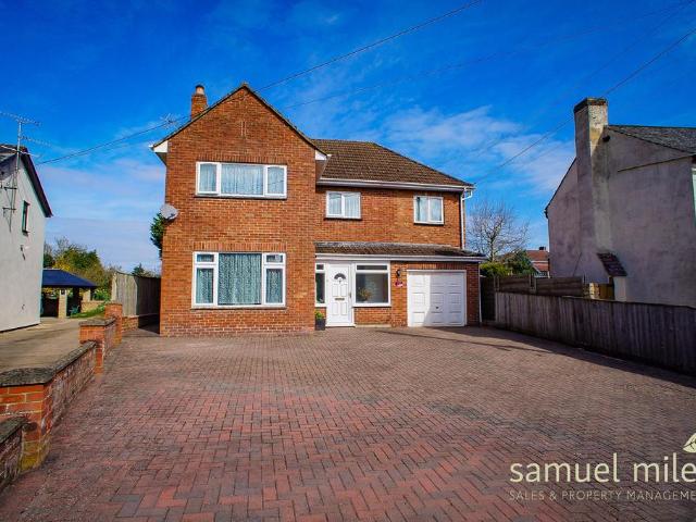 4 bedroom detached house for sale