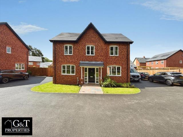 4 bedroom detached house for sale
