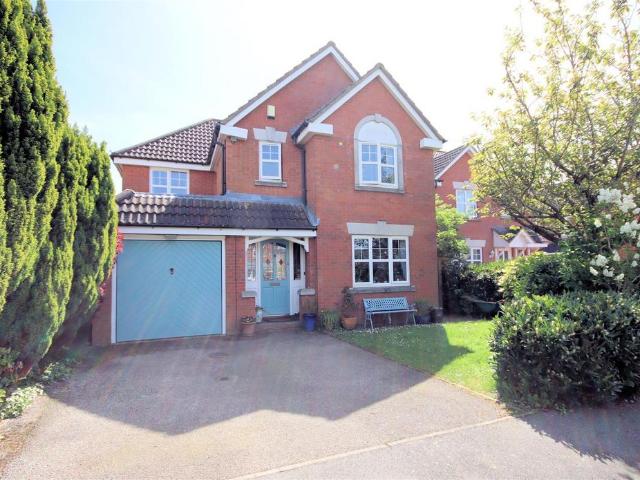 4 bedroom detached house for sale