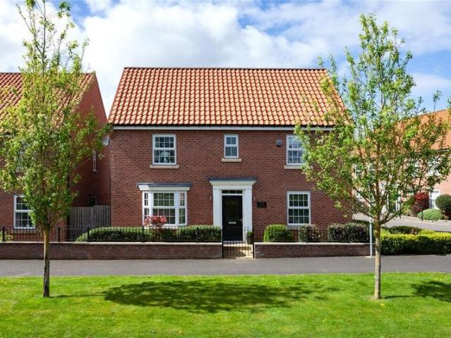 4 bedroom Detached House for sale, Fossview Close, Strensall.