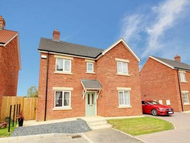 4 bedroom detached house for sale in 12 Dales Avenue Mablethorpe LN12