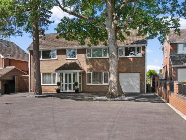 4 bedroom detached house for sale in 42 Silverdale Avenue, Worcester. WR5 1PX, WR5
