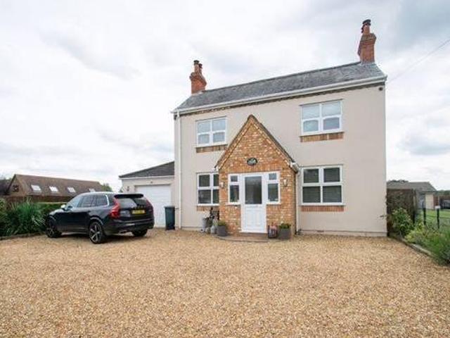 4 bedroom detached house for sale in Cotton End Road Wilstead MK45