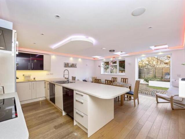 4 bedroom detached house for sale in Courtlands Close, Goring by Sea, BN12