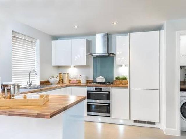 4 bedroom detached house for sale in Coat Road Martock TA12 TA12