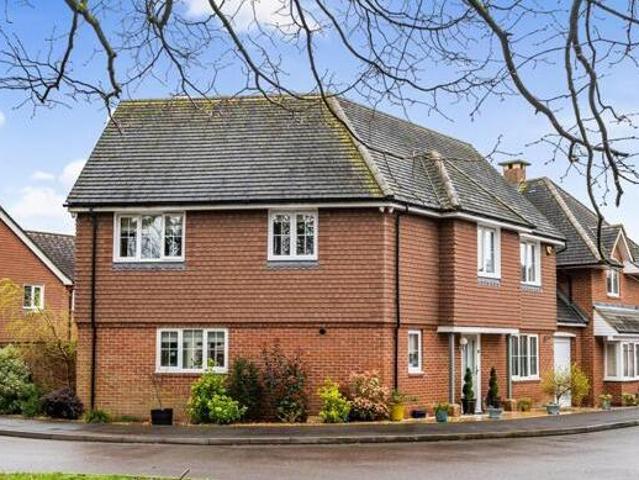 4 Bedroom Detached House For Sale In Codmore Hill