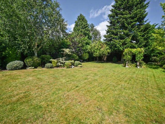4 bedroom detached house for sale in Codsall Road, Tettenhall, Wolverhampton, WV6