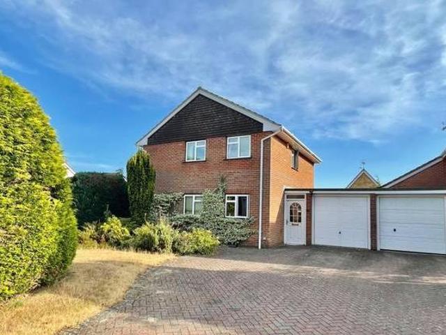4 bedroom detached house for sale in Colden Common Winchester SO21