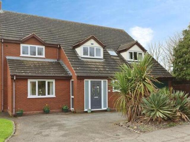 4 Bedroom Detached House For Sale In Coleshill, Birmingham