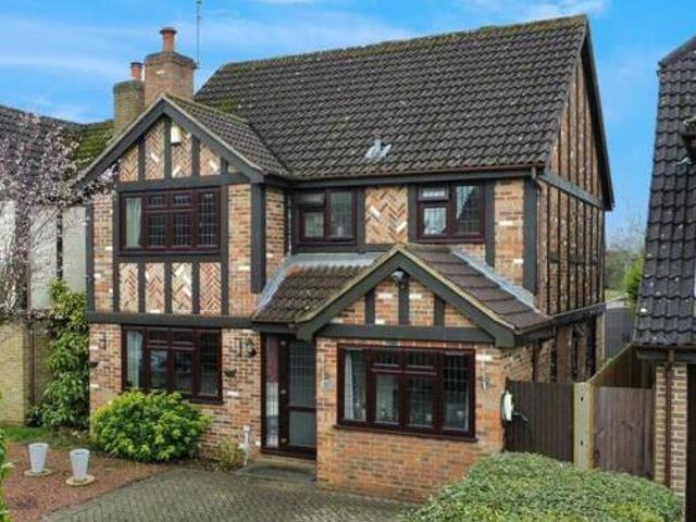 4 Bedroom Detached House For Sale In College Town, Sandhurst