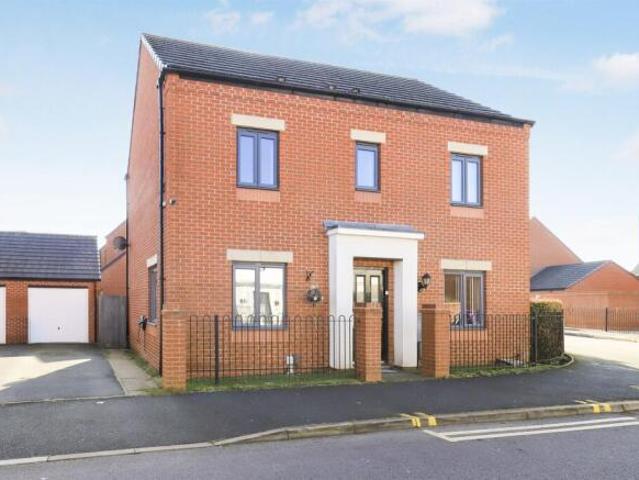 4 bedroom detached house for sale in Coningsby Drive, Ettingshall, Wolverhampton, WV2