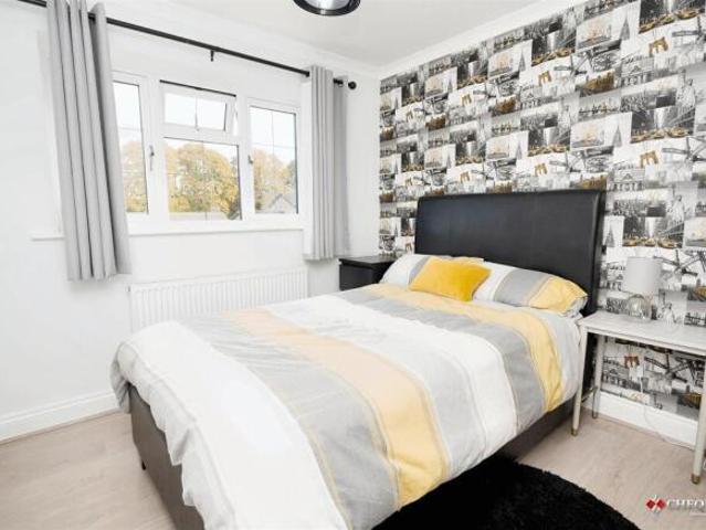 4 bedroom detached house for sale in Constable Close, Black Dam, Basingstoke, RG21