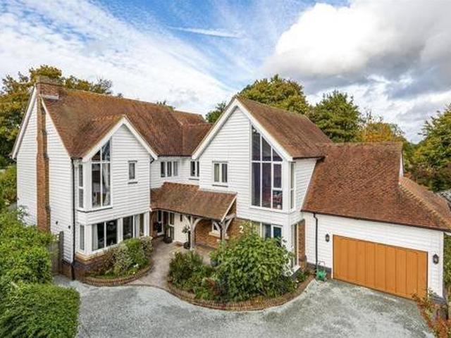 4 bedroom detached house for sale in Conyngham Lane Bridge CT4