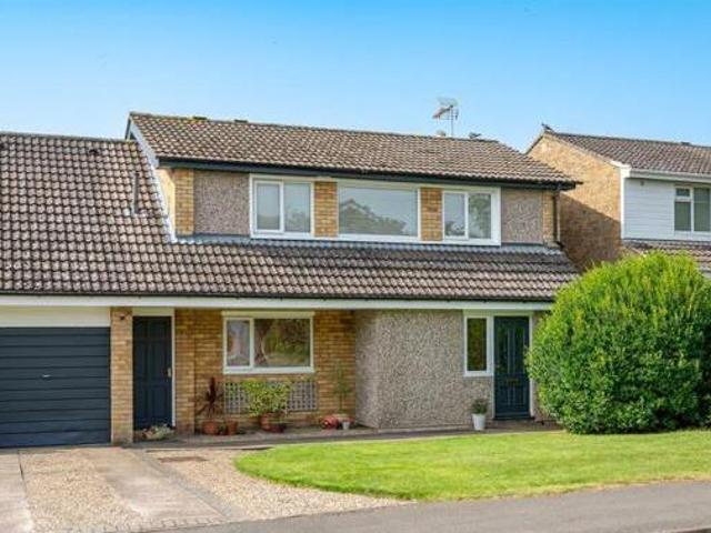 4 Bedroom Detached House For Sale In Copmanthorpe, York