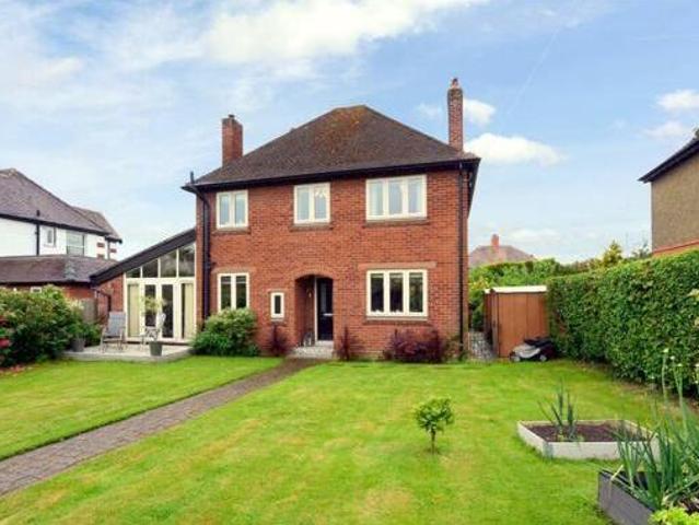 4 Bedroom Detached House For Sale In Copthorne