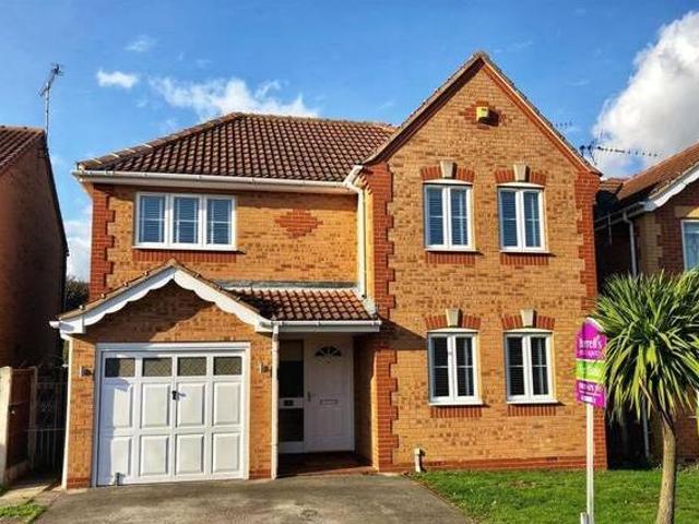 4 bedroom detached house for sale in Cornfield Close CarltonInLindrick S81