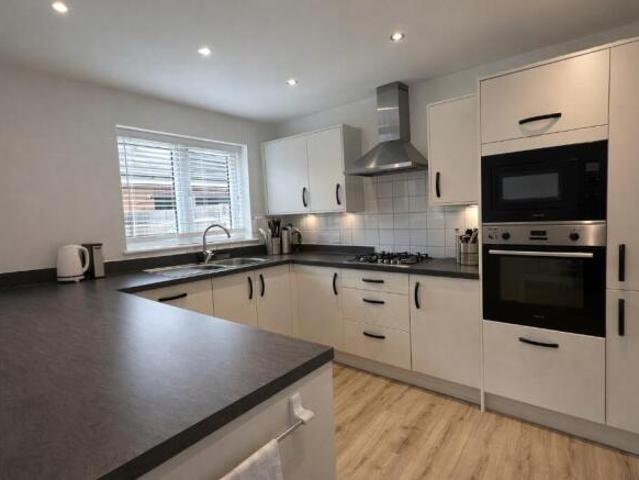 4 bedroom detached house for sale in Cornflower Lane, RG31