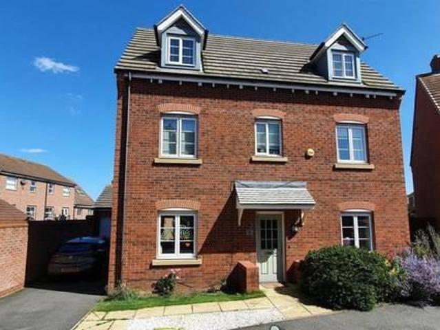 4 bedroom detached house for sale in Calder Gardens Bingham Nottingham NG13