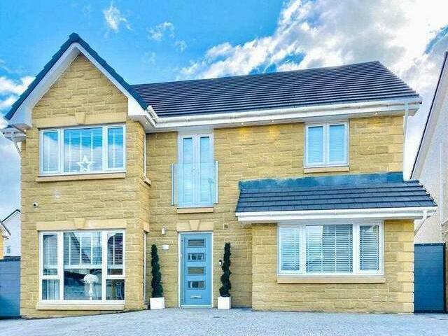 4 bedroom detached house for sale in Calderside Place Airdrie ML6