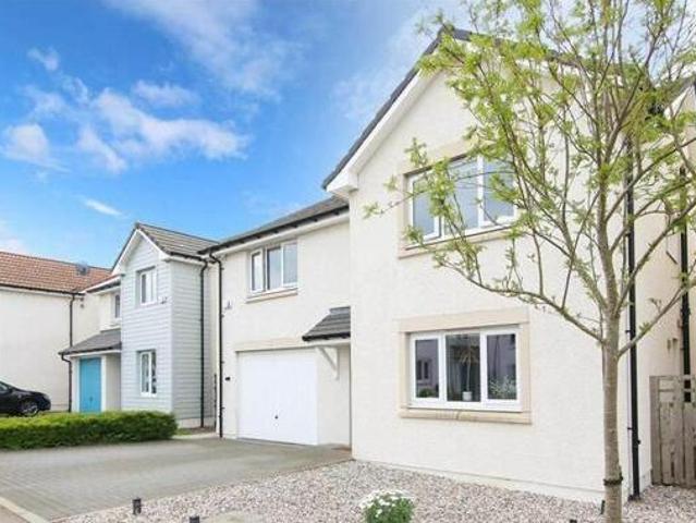 4 Bedroom Detached House For Sale In Calderwood, East Calder