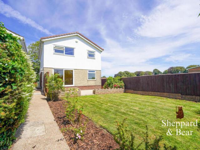 4 bedroom detached house for sale in Cambourne Avenue, Cardiff, CF14