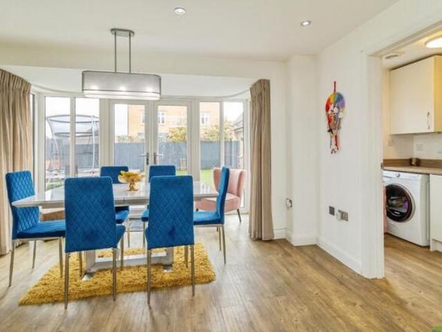 4 bedroom detached house for sale in Campion Close, Eagle Farm South, Milton Keynes, Buckinghamshire, MK17