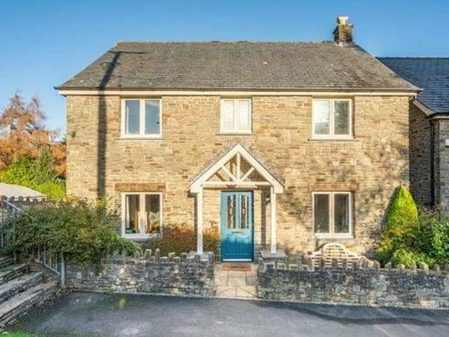 4 bedroom detached house for sale in Canal Close Llangattock Crickhowell NP8