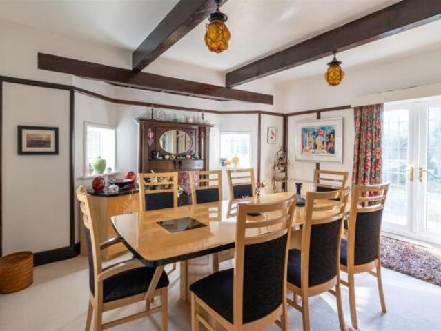 4 bedroom detached house for sale in Canford Cliffs Road, Canford Cliffs, BH13