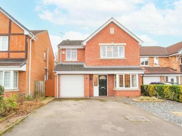 4 Bedroom Detached House For Sale In Cantley, Doncaster