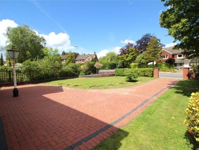 4 bedroom detached house for sale in Carisbrooke Way, Cardiff, CF23
