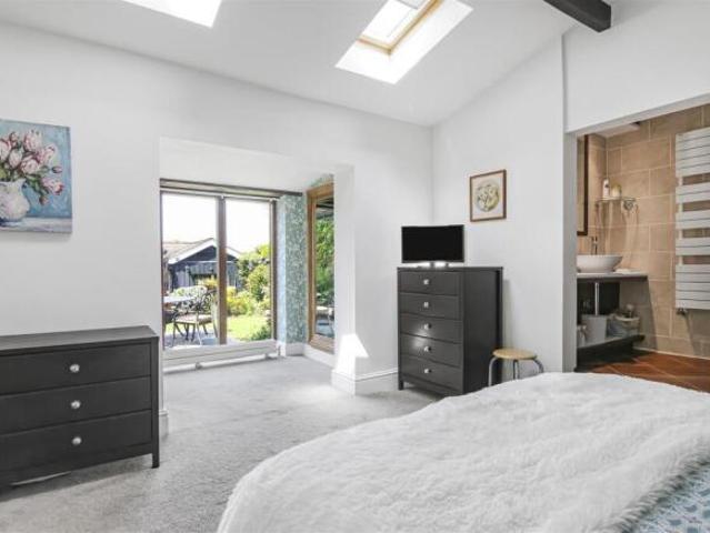4 bedroom detached house for sale in Carlton Lane, Guiseley, Leeds, LS20