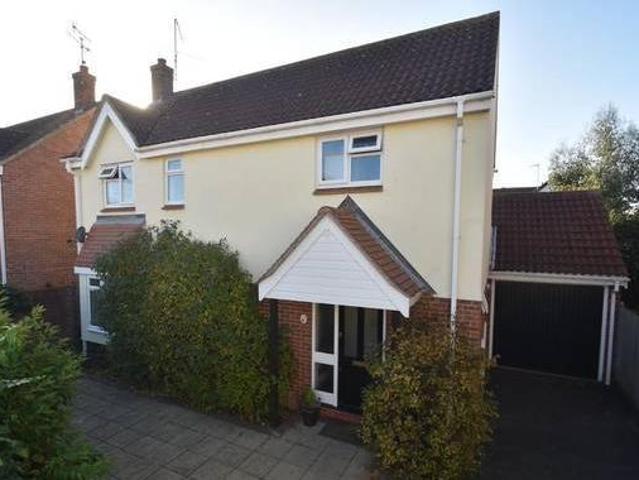 4 bedroom detached house for sale in Cartwright Walk Chelmsford CM2 6UJ CM2