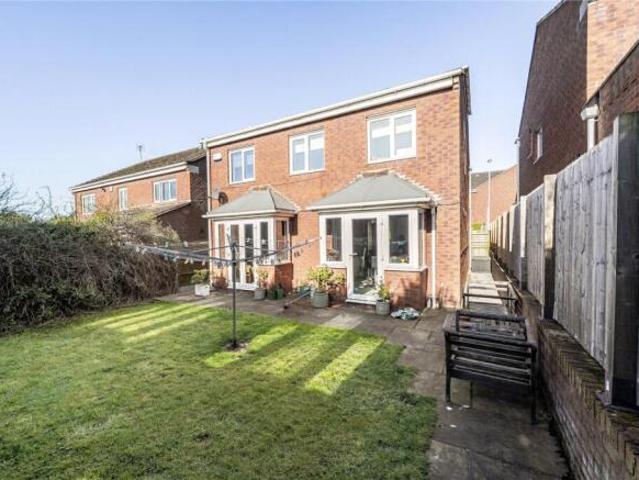 4 bedroom detached house for sale in Castle Lodge Way, Rothwell, Leeds, West Yorkshire, LS26