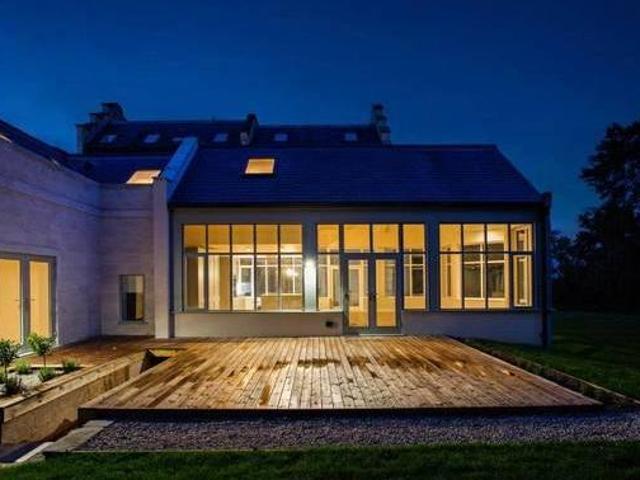 4 bedroom detached house for sale in Castle Square Bletchingly Surrey RH1