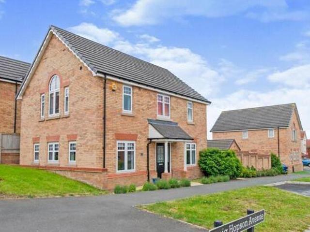 4 Bedroom Detached House For Sale In Castleford, West Yorkshire