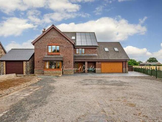 4 Bedroom Detached House For Sale In Castleton