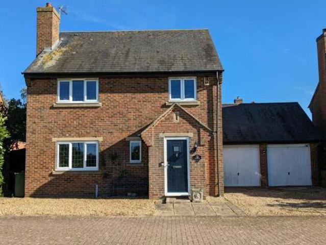 4 Bedroom Detached House For Sale In Castlethorpe