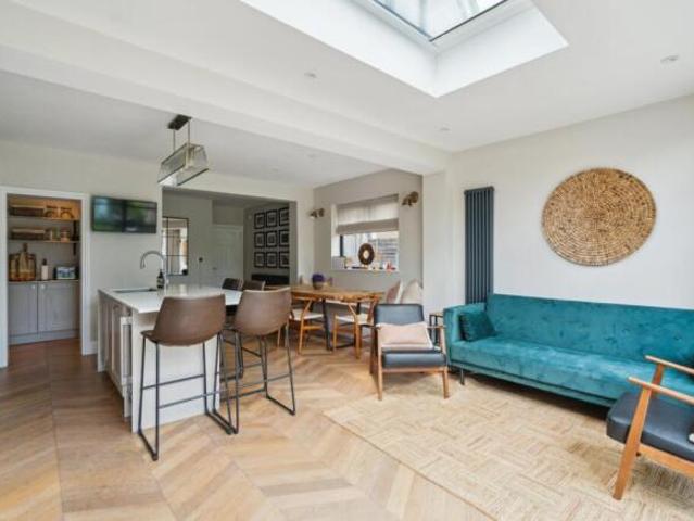 4 bedroom detached house for sale in Cedar Road, Watford, Hertfordshire, WD19