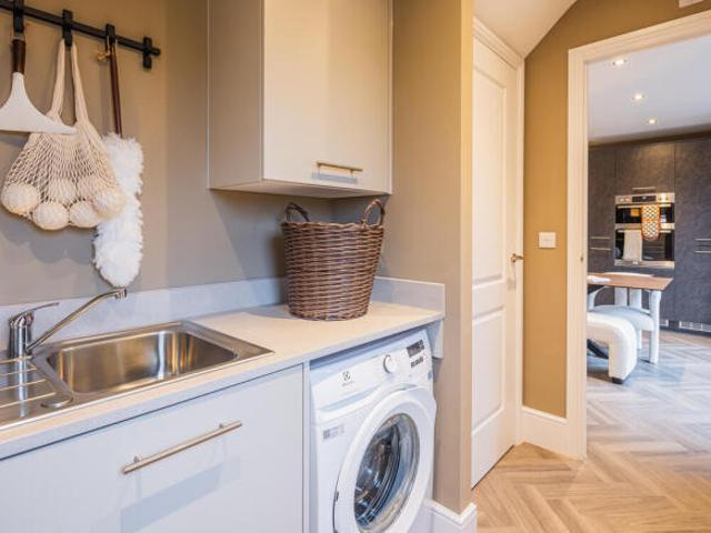 4 bedroom detached house for sale in Chudleigh Road, Alphington, Exeter, EX2 8TS, EX2