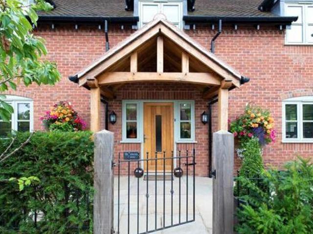 4 Bedroom Detached House For Sale In Church Lench, Worcestershire